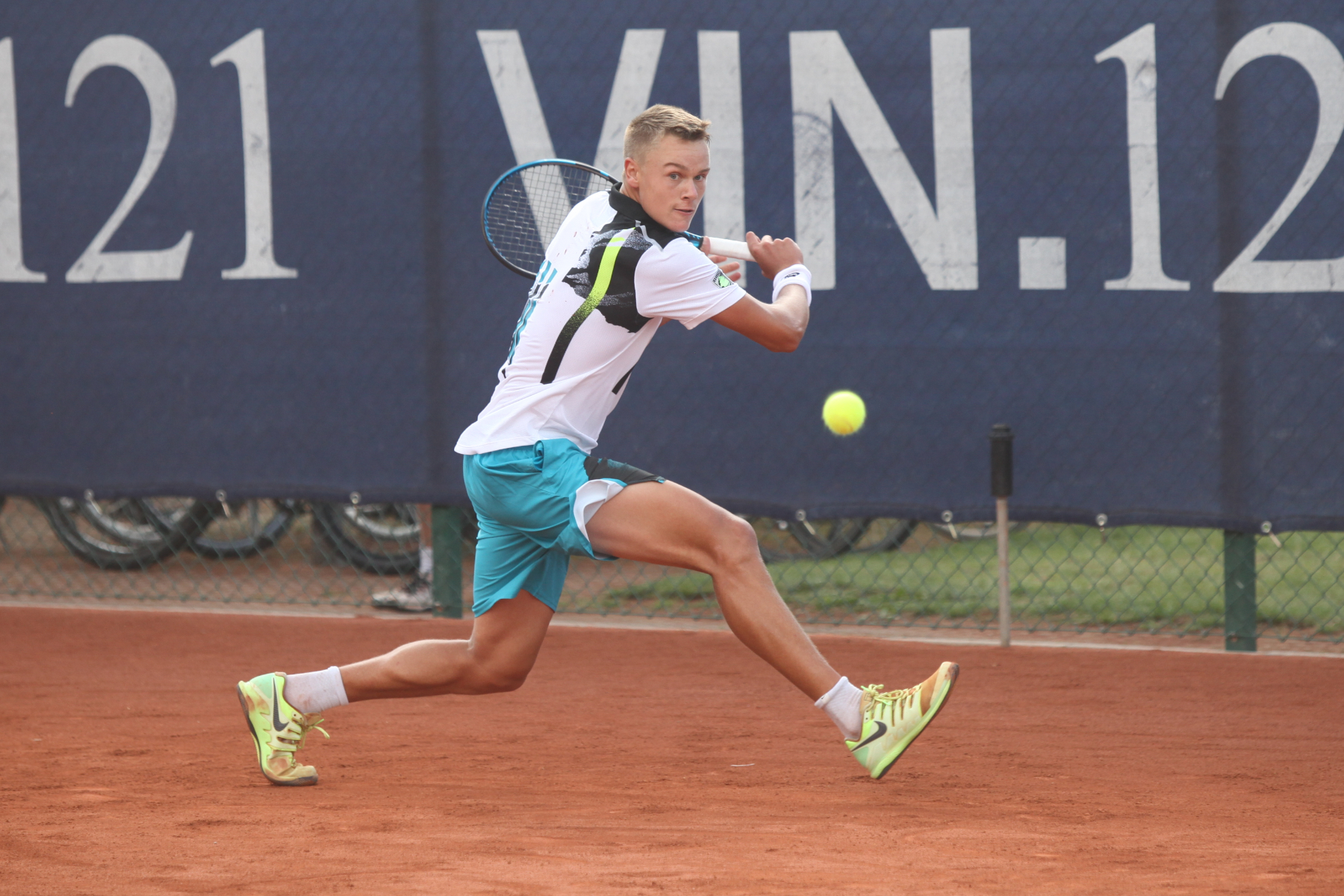 Danish connection giver wild card til Holger · Dansk Tennis Forbund