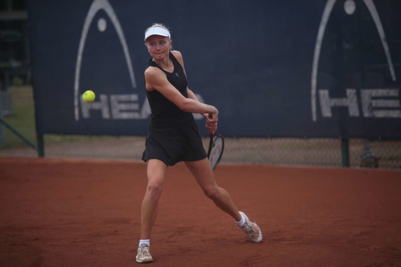 Rebecca Munk er videre til semifinalen · Dansk Tennis Forbund