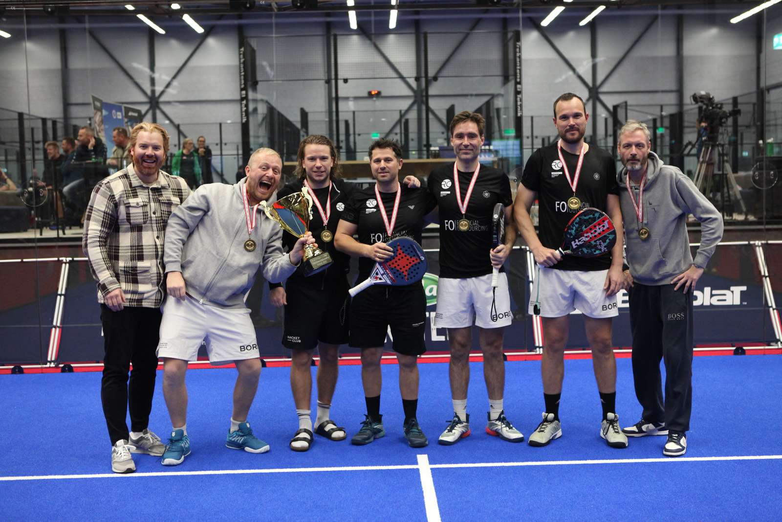 Racket Club løfter pokalen efter fabelagtig finaledag