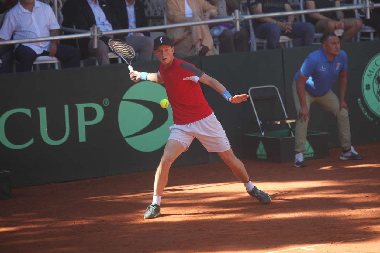 Davis Cup: En sejr til begge lejre på førstedagen · Dansk Tennis Forbund